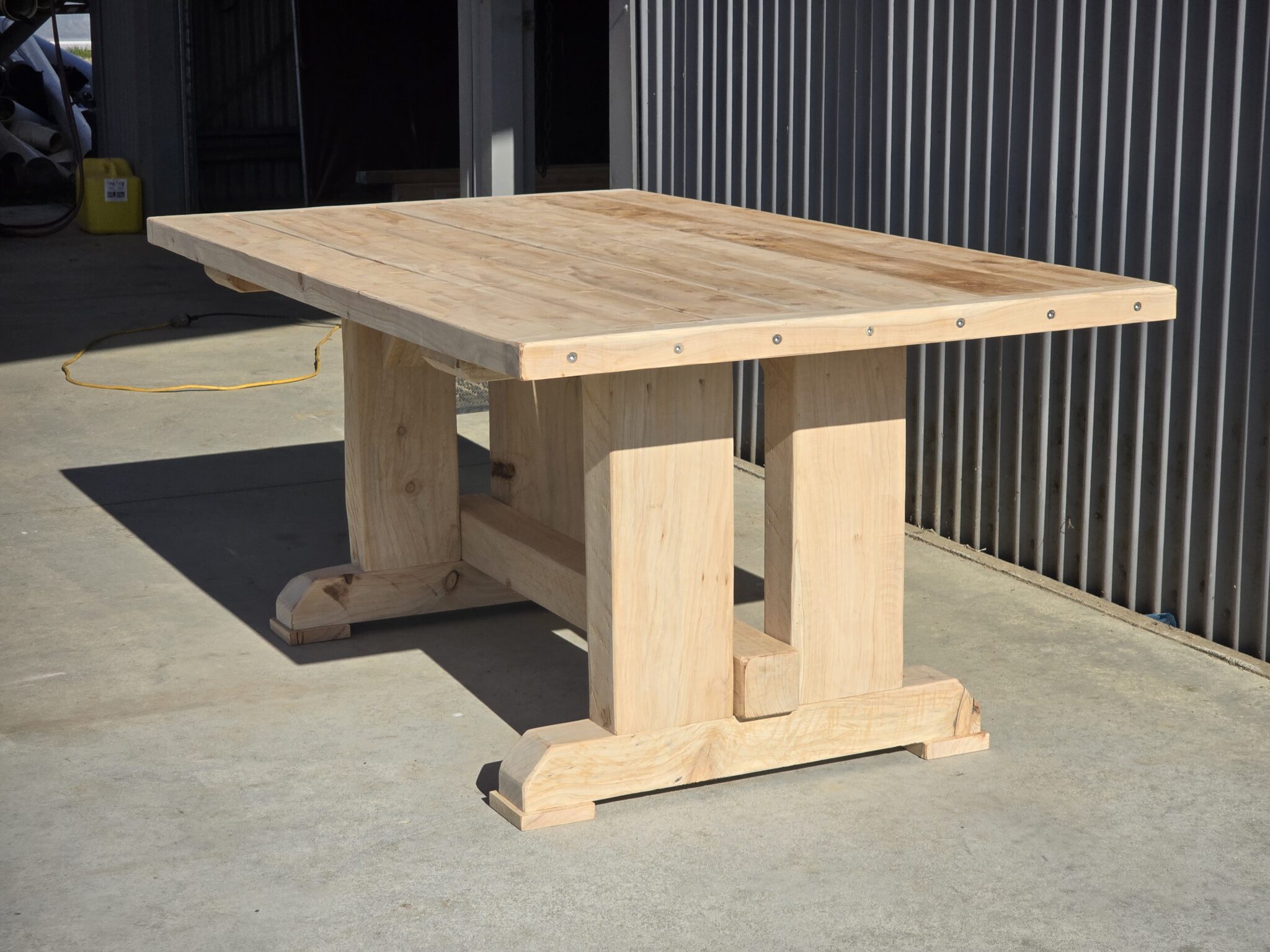 Rustic Table & Bench Seats : Pouto Edition | River Rustics