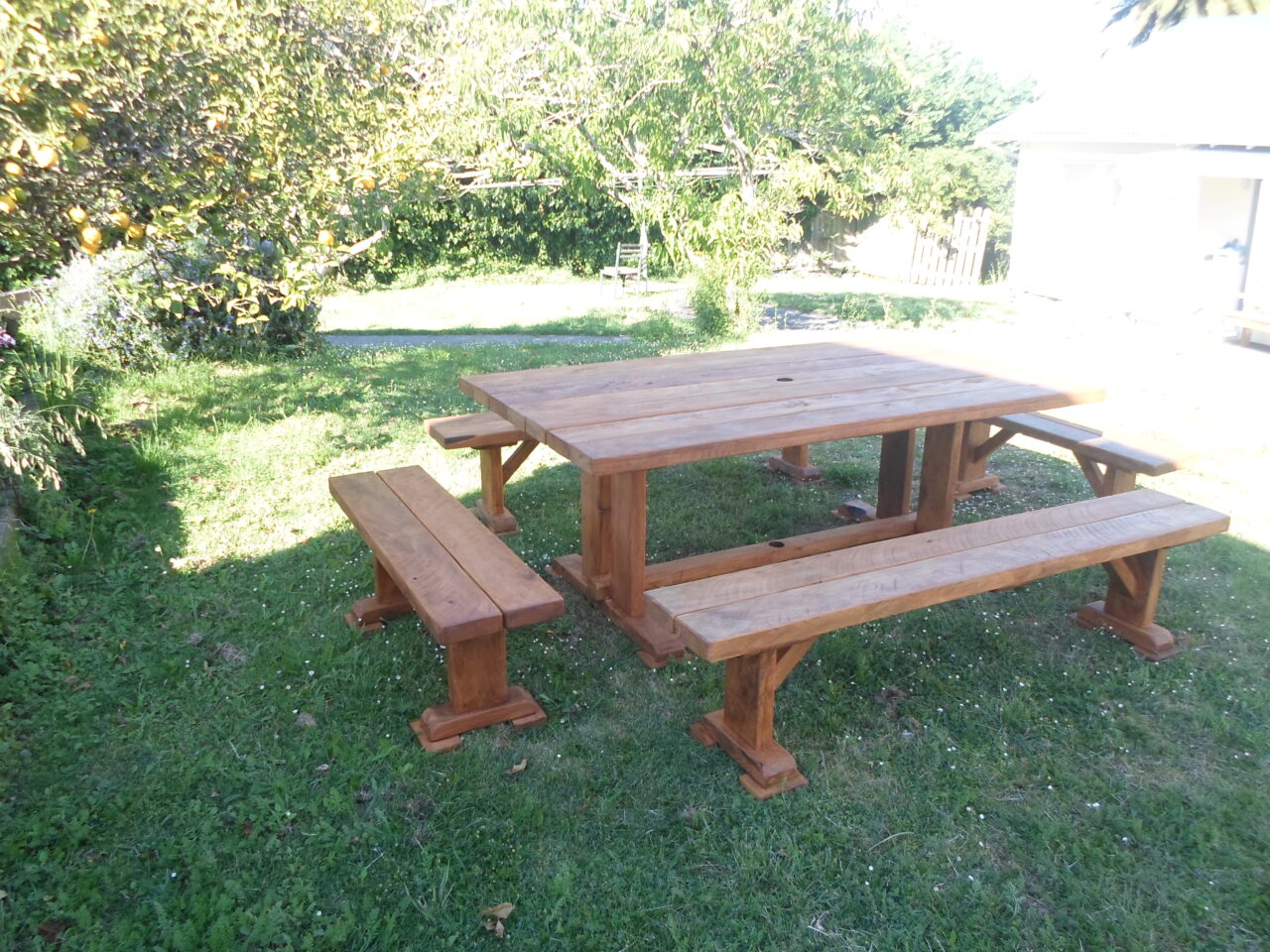 Rustic Table & Bench Seats : Pouto Edition - River Rustics